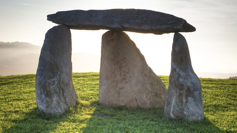 What are menhirs and dolmens and what is the difference between the two ...