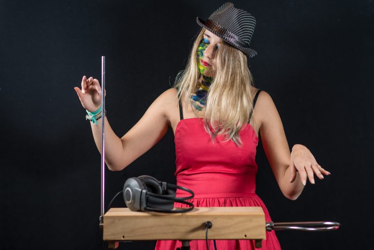 What is Theremin, the musical instrument that is played without contact ...